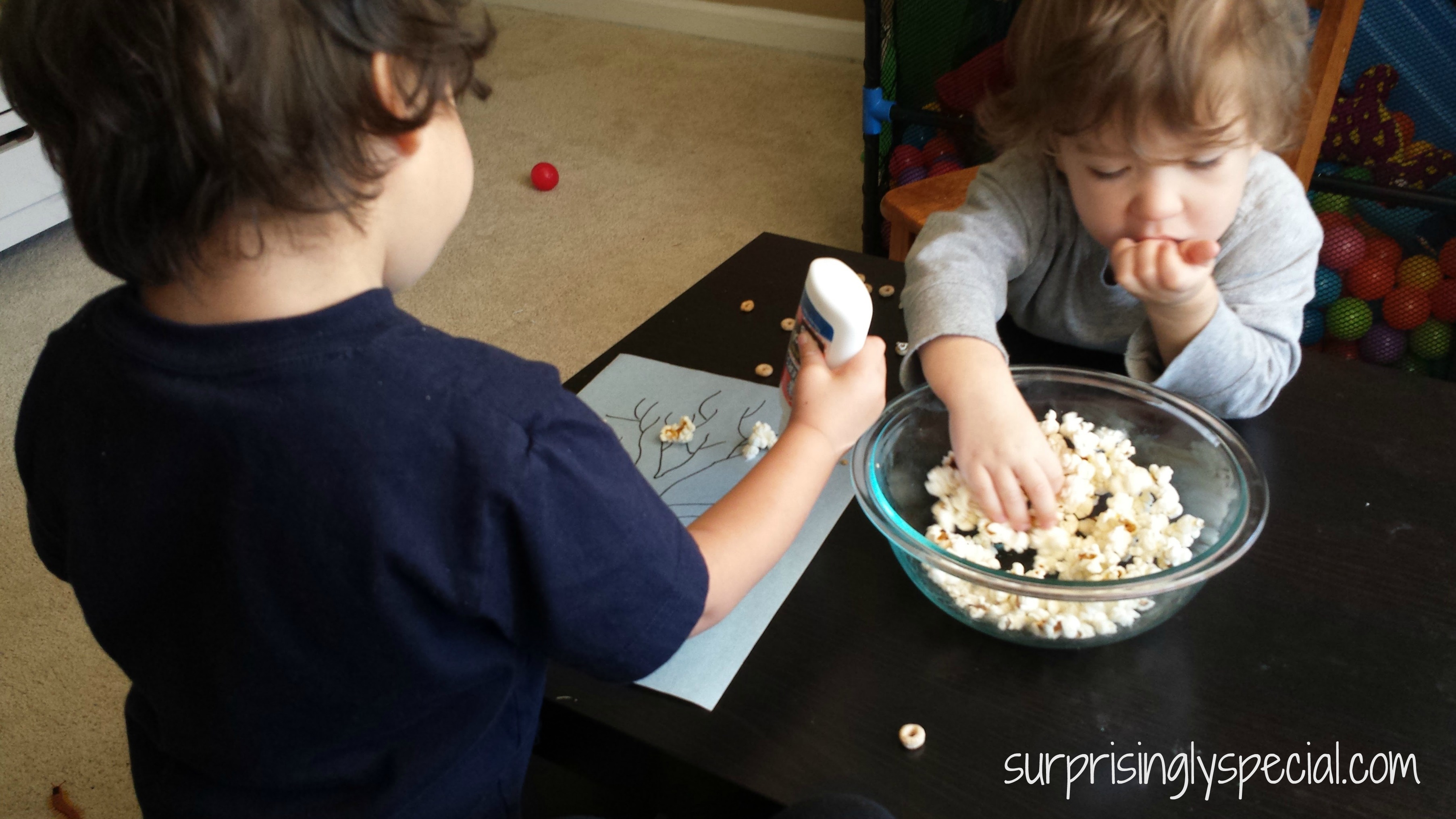 Popcorn Pear Tree Craft – Surprisingly Special